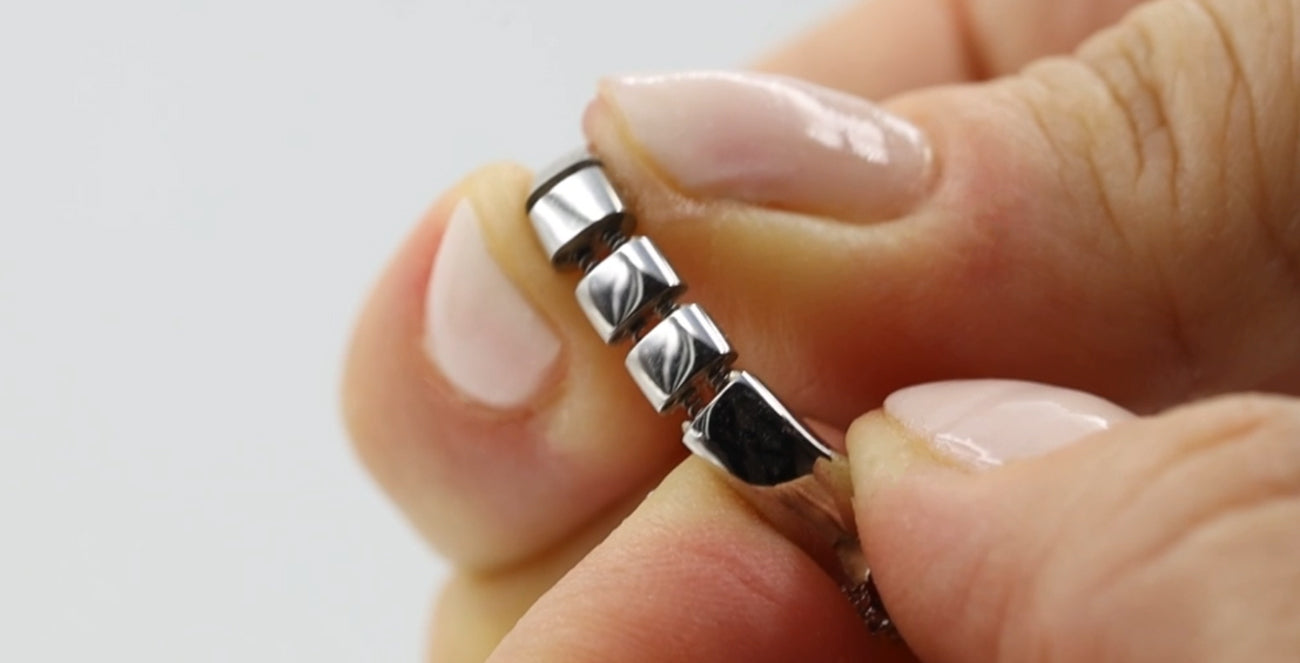 GlidesOn™: RevoLLutionary Ring Design – Lester Lampert